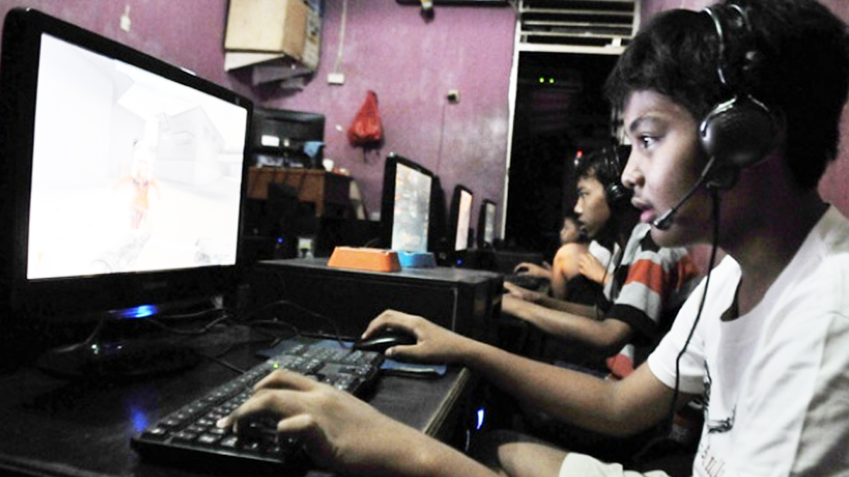 15 Kebiasaan Anak Warnet yang Pasti Ada dan Bikin Nostalgia dari Era 2000-an Sampai Sekarang!
