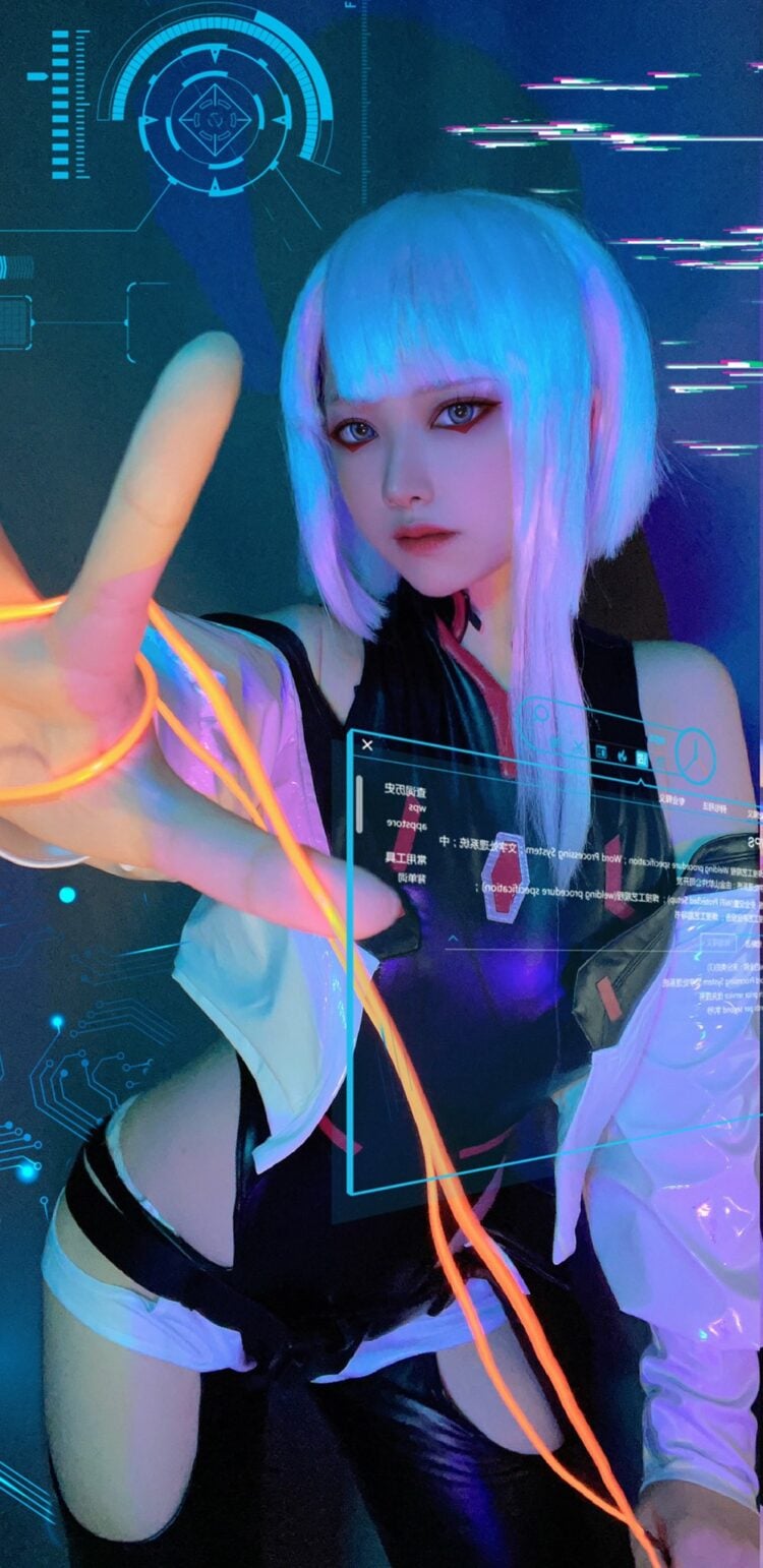10 Cosplay Cyberpunk Edgerunners yang Bikin Kalian Gagal Move-On