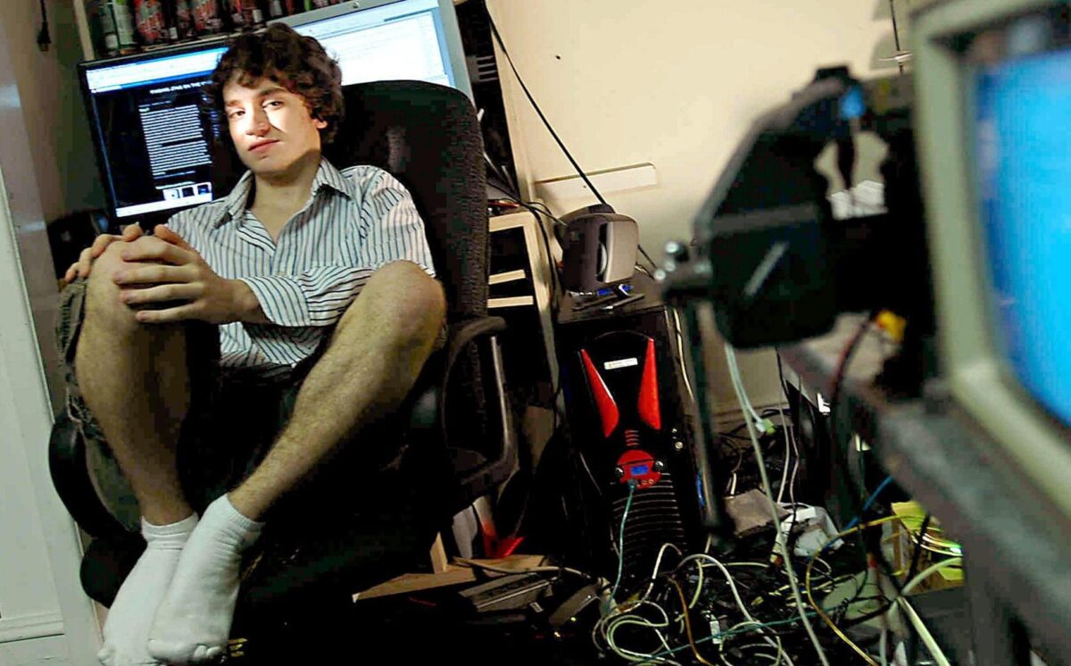 Elon Musk Pekerjakan Hacker Demi Twitter yang Lebih Baik - Gamebrott.com