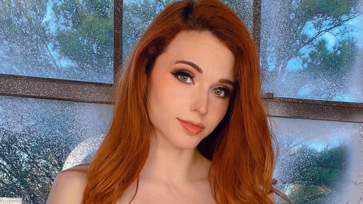 Streamer Twitch Populer Amouranth Akan Debut Sebagai Petinju ...