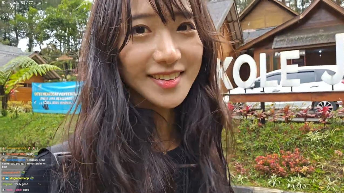 Streamer Twitch Jinnytty Jatuh ke Selokan Saat Livestream di Indonesia ...