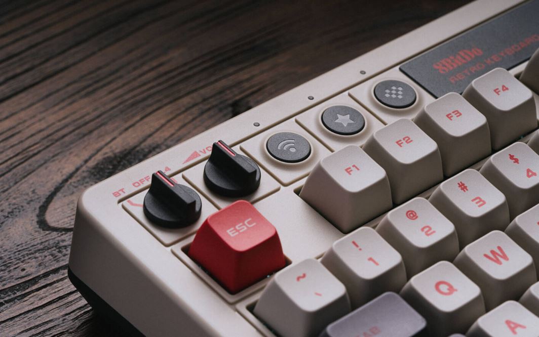 8BitDo Perkenalkan Mechanical Keyboard Perdananya, Retro Abis ...