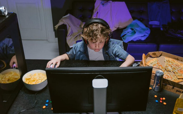 Daftar Harga Headset Gaming Terbaik 2023 di Bawah 500 Ribu